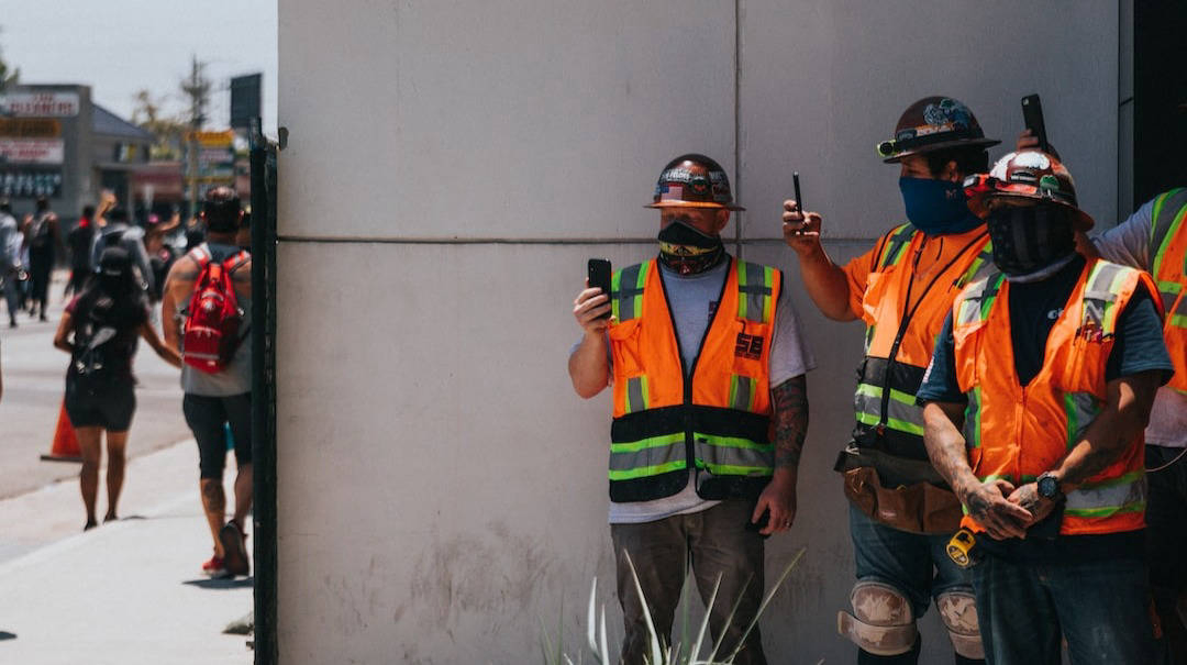 Top 3 Features For Choosing Rugged Devices For Worker Safety | Article ...